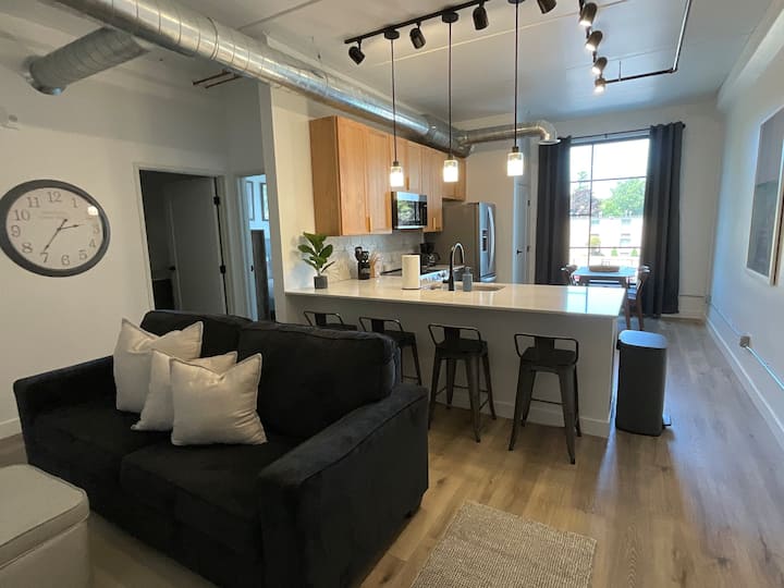 Tc Coastal Condo W/rooftop Hot Tubs - Mari Vineyards, Traverse City