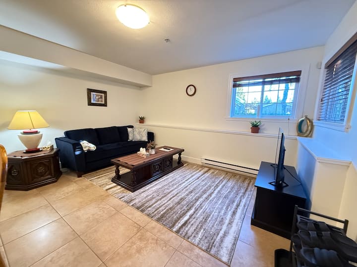 2 Bedroom Guest Suite In Port Coquitlam - Port Coquitlam