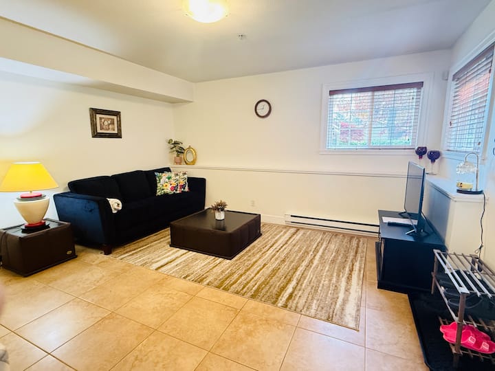 2 Bedroom Guest Suite In Port Coquitlam - Coquitlam