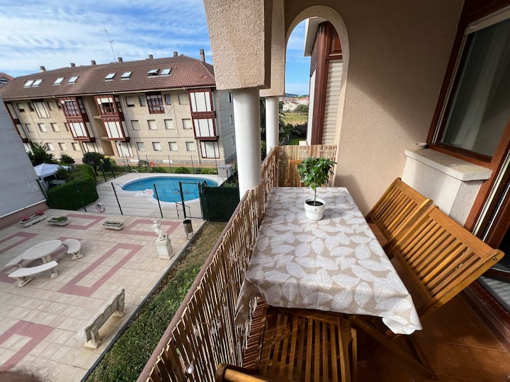 Apartamento Familiar Con 3 Piscinas Y Garaje - Noja
