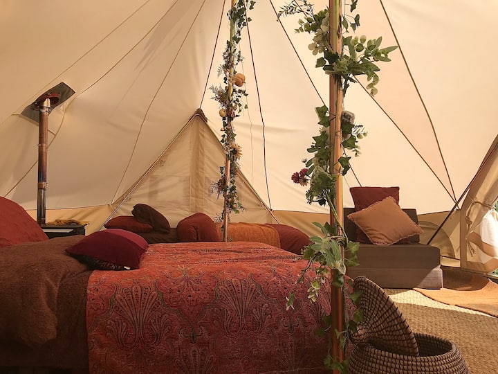 Juniper, Emperor Tent/sleeps 5 - Cotswolds