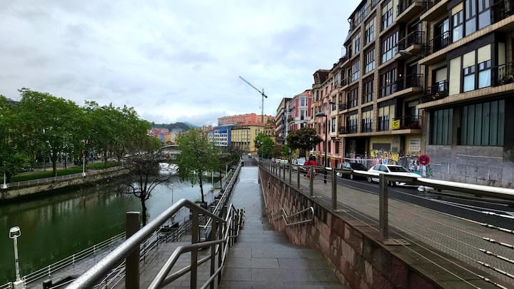 Habitación  Con Balcón Y Vistas A La Ría(a) - Bilbao