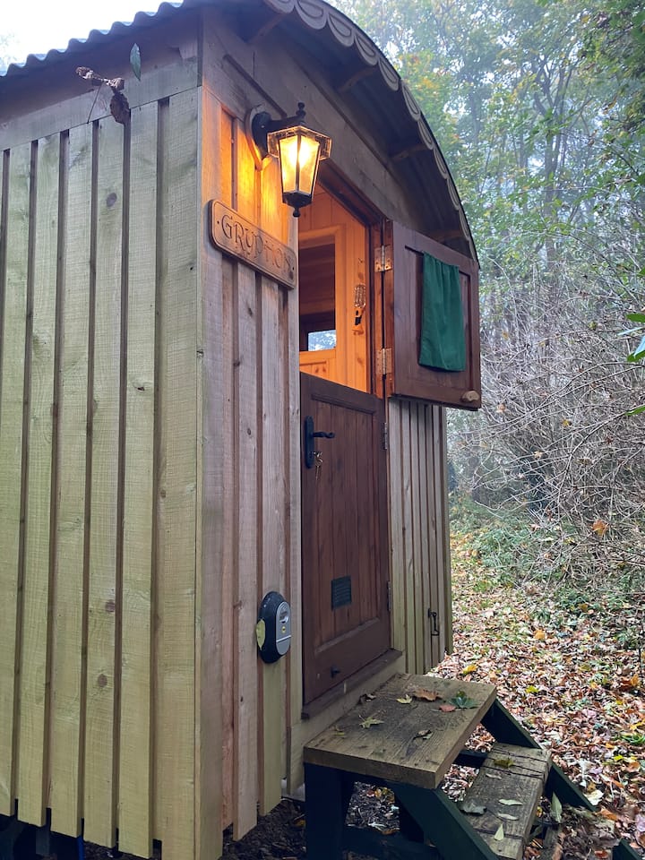 Gryfon Luxury Shepherds Hut. Sleeps 2 - Bibury