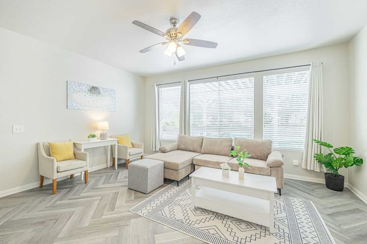 Serene And Elegant Estate On Racquet Ln M#42183 - Palmdale, CA