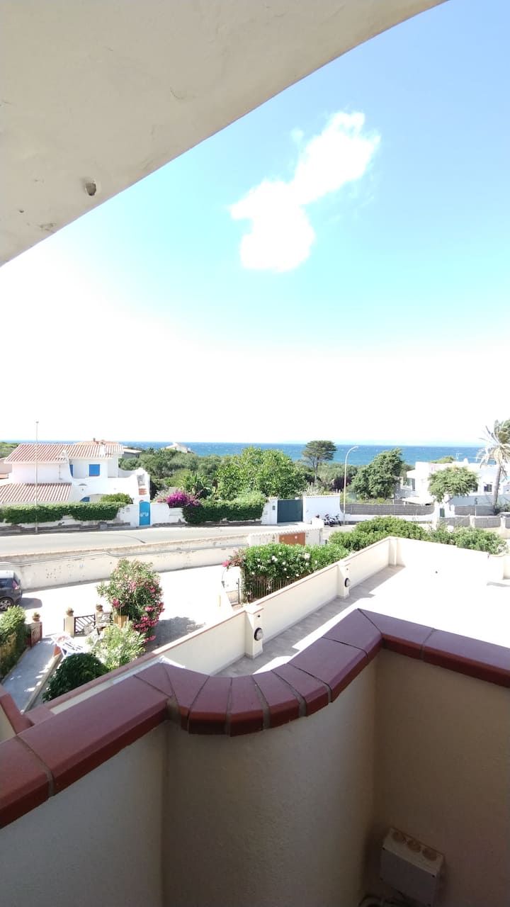 Basic Seafront Apt-short Walk To Sottotorre Beach - Calasetta