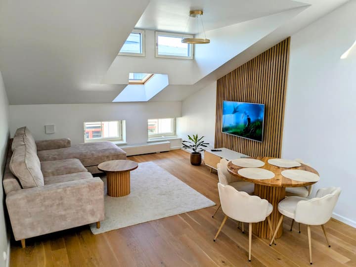 Hubane Korter Vanalinna Lähedal! Parim Asukoht. - Talin