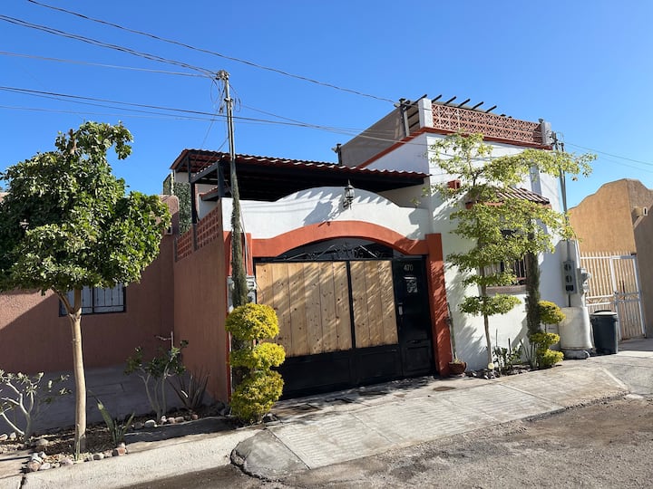 Casa Bonita Muy Cerca De Todo Hasta Para 14 Pax - La Paz