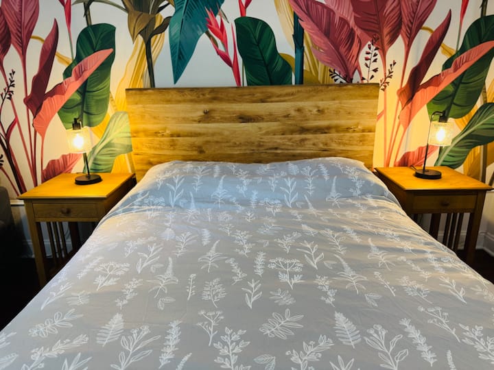 Chic 2br W/ Free Laundry, Self Check-in - Roscoe Village - Chicago