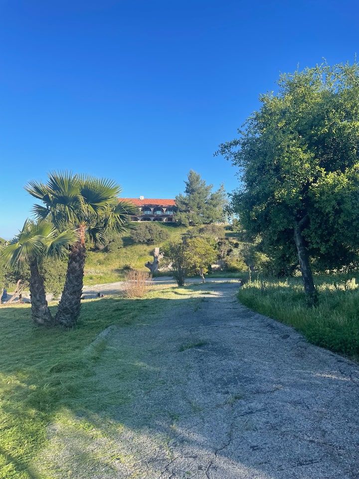 Private 70 Acre Estate W/ Incredible Views/hot Tub - Simi Valley, CA