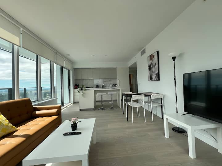 Brand New Two Bed Condo Metrotown Burnaby - 本那比