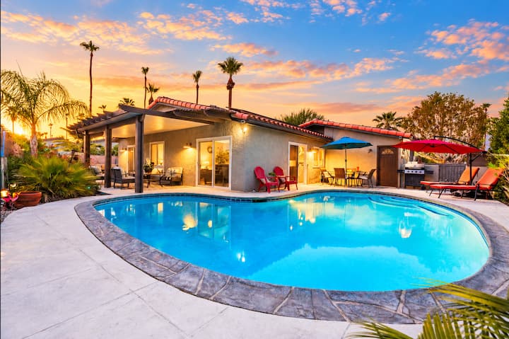 25% Off Oct! Great Reviews Pool, Jacuzzi, Foosball - Palm Springs, CA