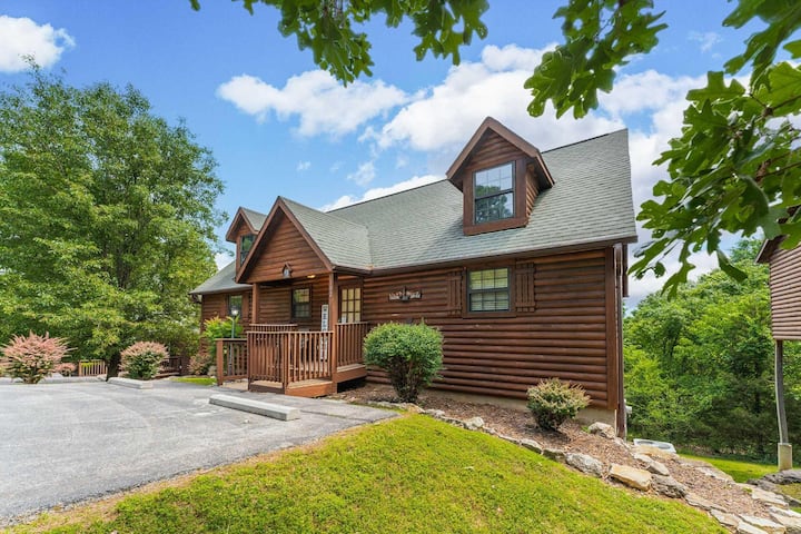Resort Family Cabin! Incredible Amenities - 3 Bedr - Branson, MO