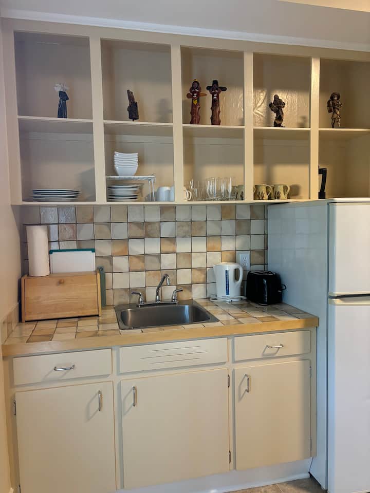 Cozy Apartment Near Trail System - Fredericton