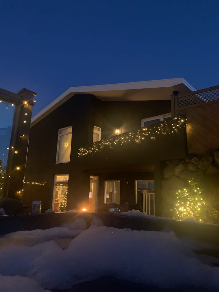 Family Home. 10 Min From Center - Reykjavík