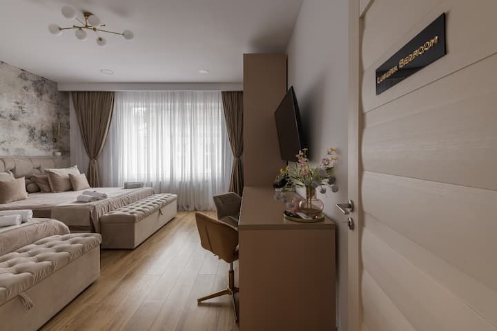 Azure Suite–luxe Et Confort Avec Jacuzzi Extérieur - Cluj-Napoca