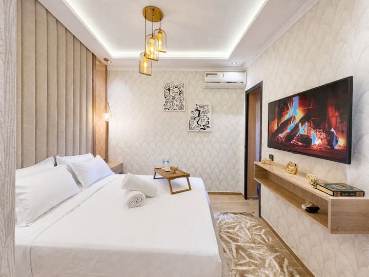 Central Stay W/ Pool, Fiber & Breakfast - Marrakech