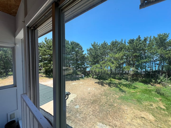 『糸島 Beach Villa』松林が美しい海の前の一棟貸切ー隣には公園。快適なお部屋でリフレッシュ - Itoshima