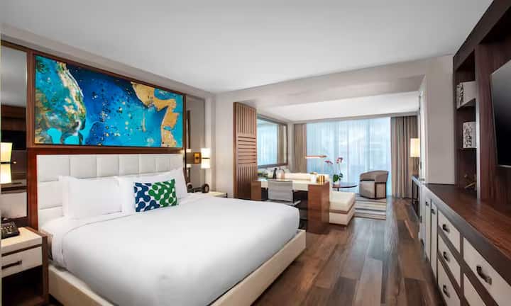 Junior Suite In Luxury Beachfront Hotel - Fort Lauderdale