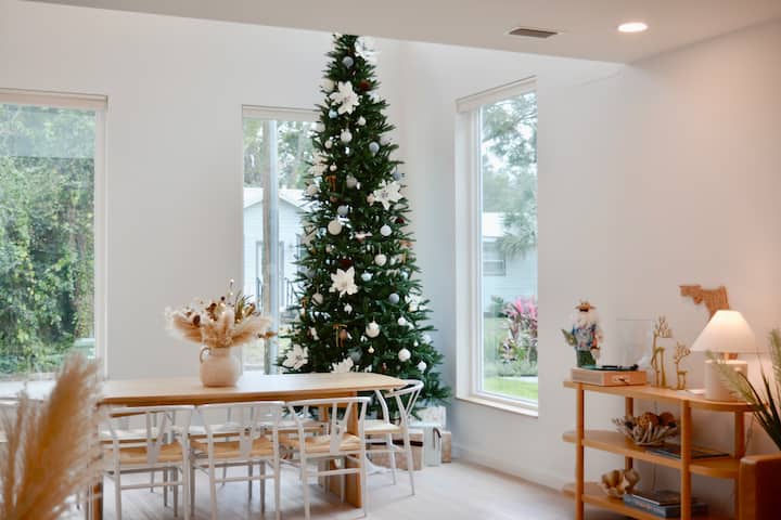 Holiday Retreat | Firepit | 1mi Downtown | Beach - St. Augustine, FL