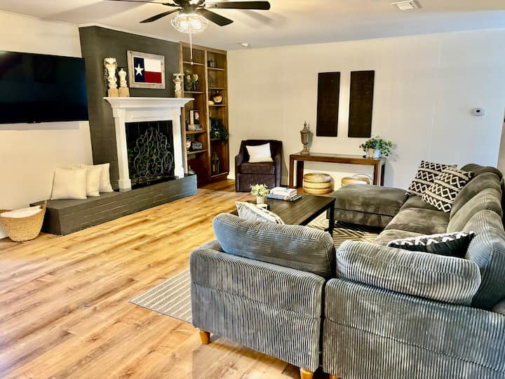 Georgetown Charmer - Georgetown, TX