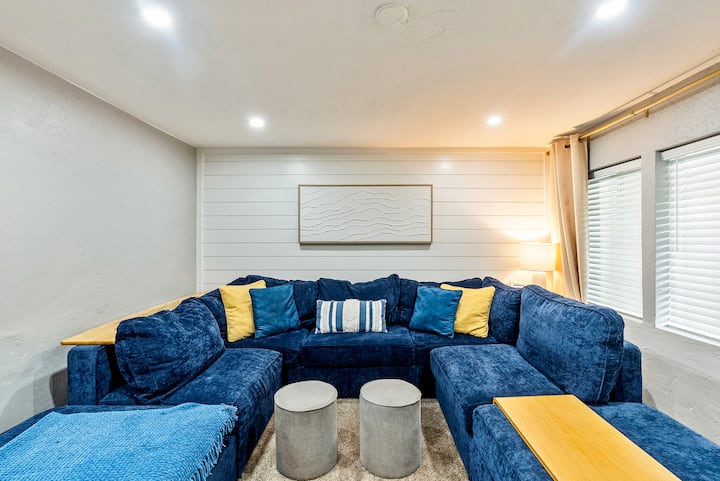 5 Bedrooms, 8 Beds, Family Friendly! - Salt Lake City, UT