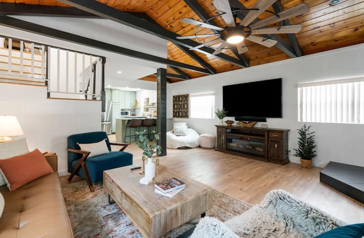 Big Bear Lake Village Getaway - Big Bear Lake, CA