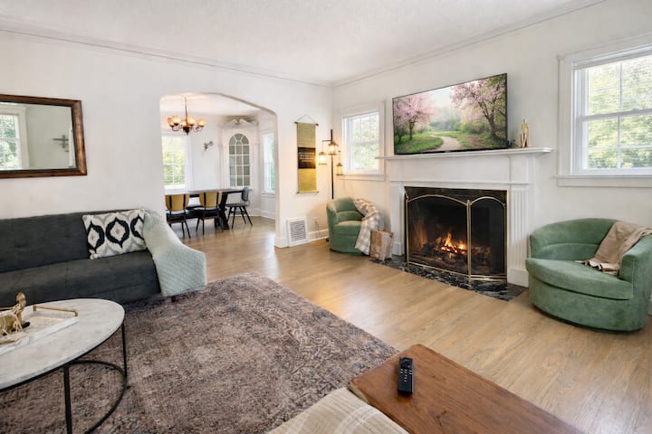 Cozy House By Navy Base & Lake/2 Kng+1 Qn Bedrooms - Waukegan, IL