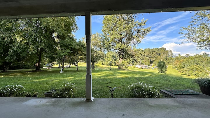 Cozy Mountain Retreat W/hot Tub And Game Room - Hendersonville, NC