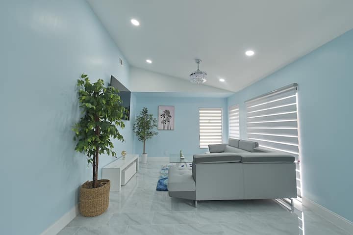 Action & Calm: Beach, Sports & Home - Tamarac, FL