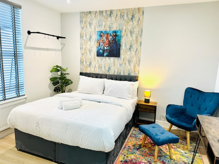 Gillingham Suits With All En-suite Bathrooms - Chatham