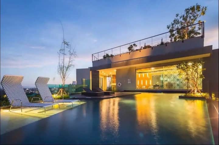Astra Condo 公寓。豪华。夜市附近 - Chiang Mai