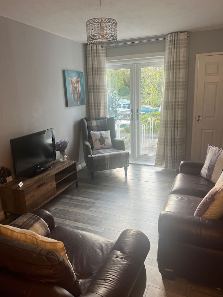 Loch Lomond Riverside Apartment A - Balloch