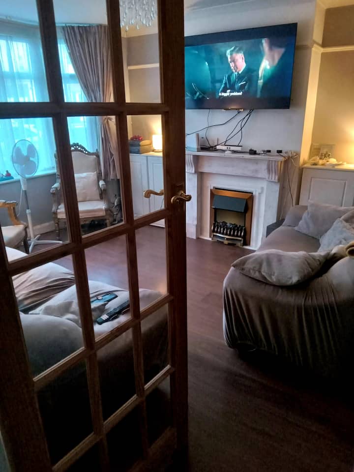 House (Near London Luton Airport) + 7 Seat Suv Car - 루턴