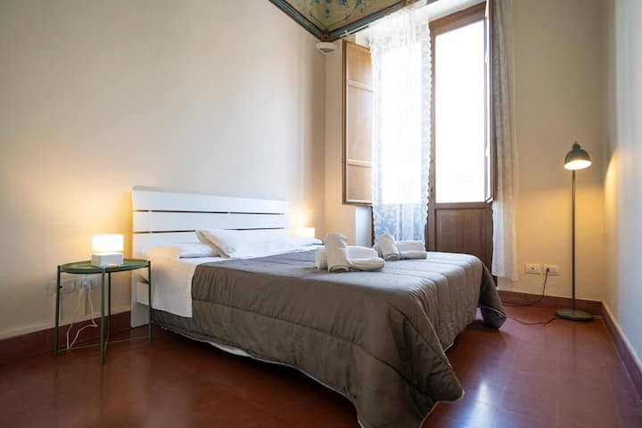 Historic Apartment Piazza Teatro - Catania