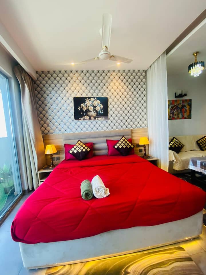 Supernova Spira Studio -High Flr Awesome RiverView - Flats for Rent in ...
