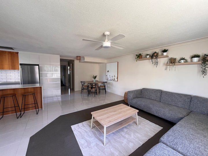 Palmy Beachside Getway - Gold Coast