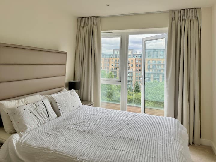 Green+serene Nw Ldn Gem: Ensuite King Bed, Balcony - London, UK