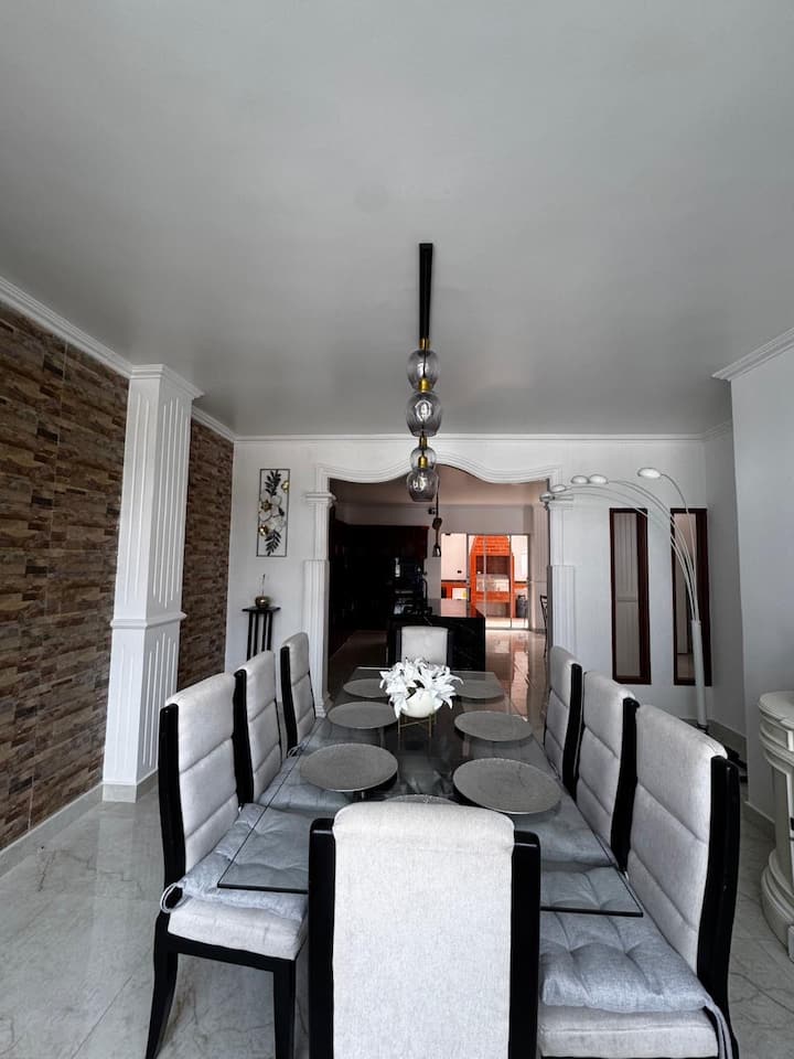 Casa Con Piscina, Bbq, Y Aire Acondicionado - Pastaza