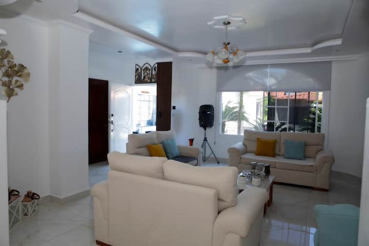 Casa Con Piscina Caliente, Bbq, Aire Acondicionado - Napo
