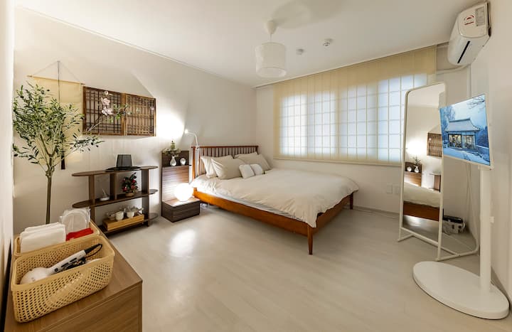 홍대역 4분 L Modern Hanok L 3br, Quiet & Netflix - Seoul