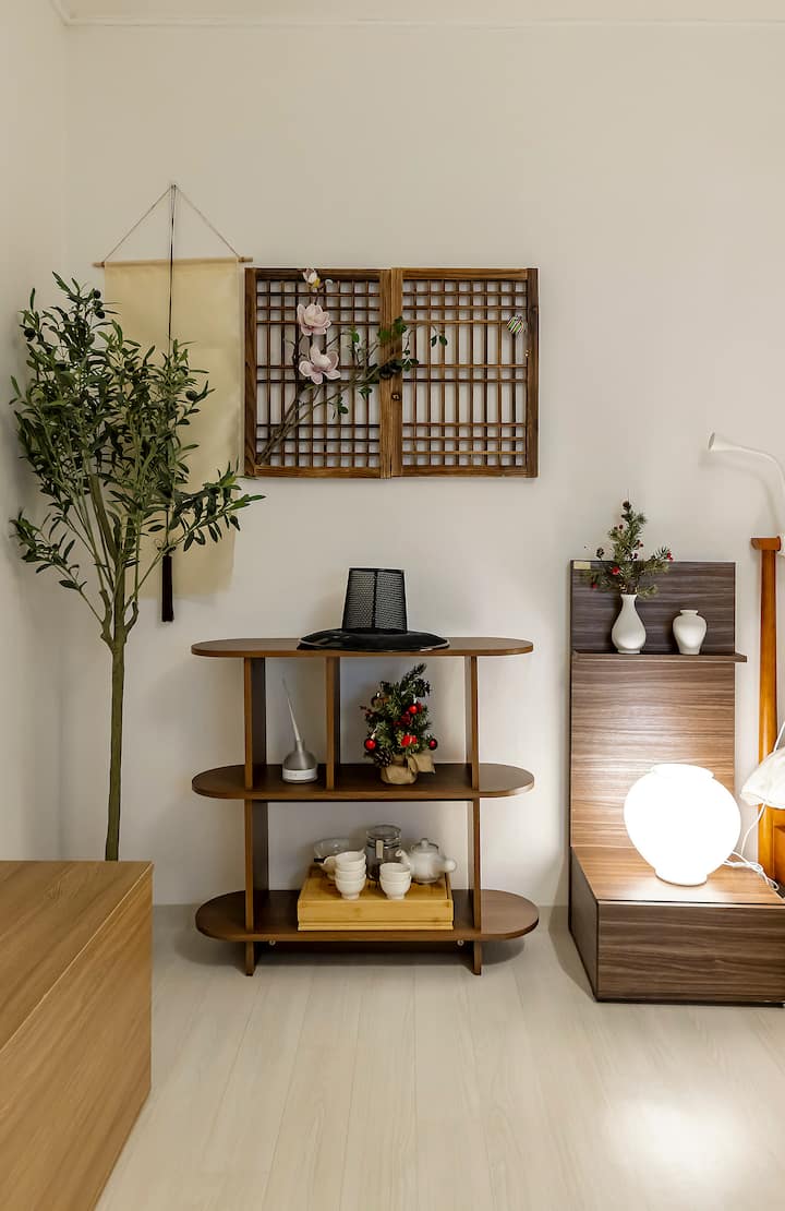 5 Min Fr. Hongdae Stn_ Modern Hanok Private Studio - Seoul