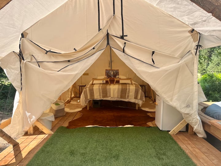Glamp Cognac | Hot Tub | Theatre | Outdoor Shower - Golden