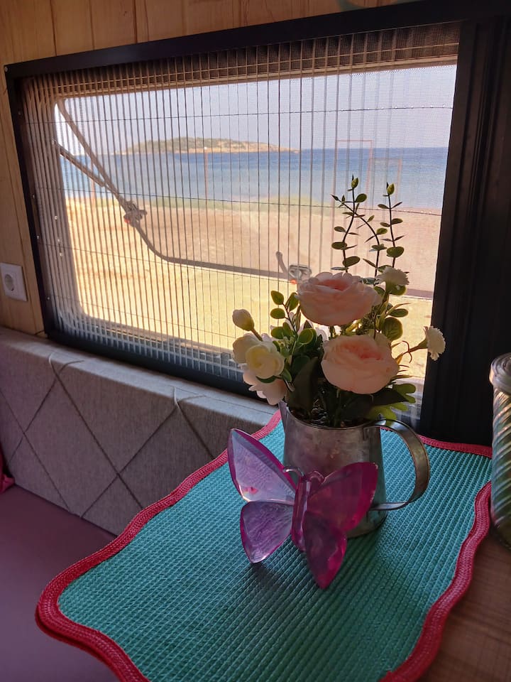 Urla'da Denize Sıfır Kiralık Karavanım."demircili" - Seferihisar