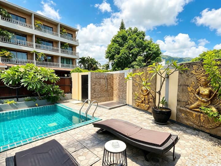 Superior Balcony Twin Room At Patong Resort Hotel - タイ パトンビーチ