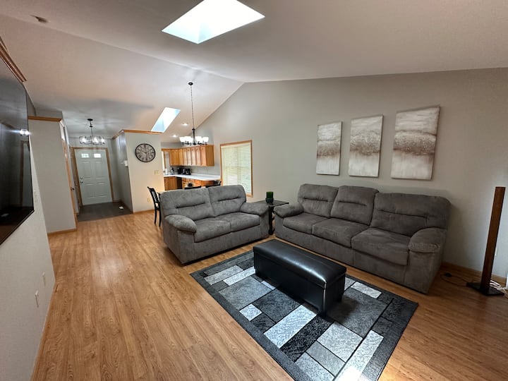 Condo In Quiet Neighborhood - Waterloo, IA