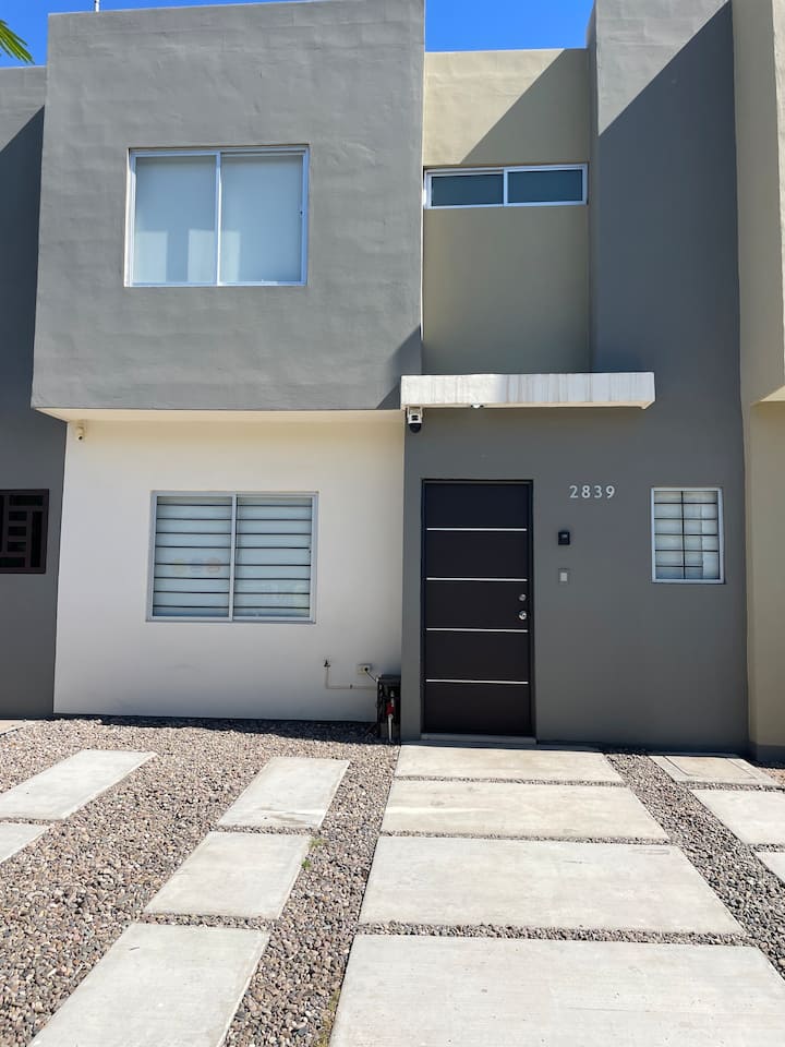 Bonita Casa Confortable, Excelente Ubicación. - Los Mochis