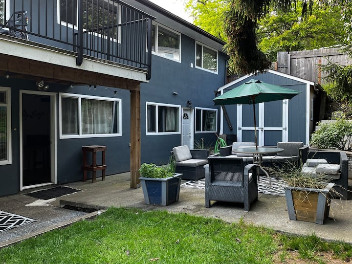 2 Bedroom, Near Beach And Ferry Terminal. - Nanaimo