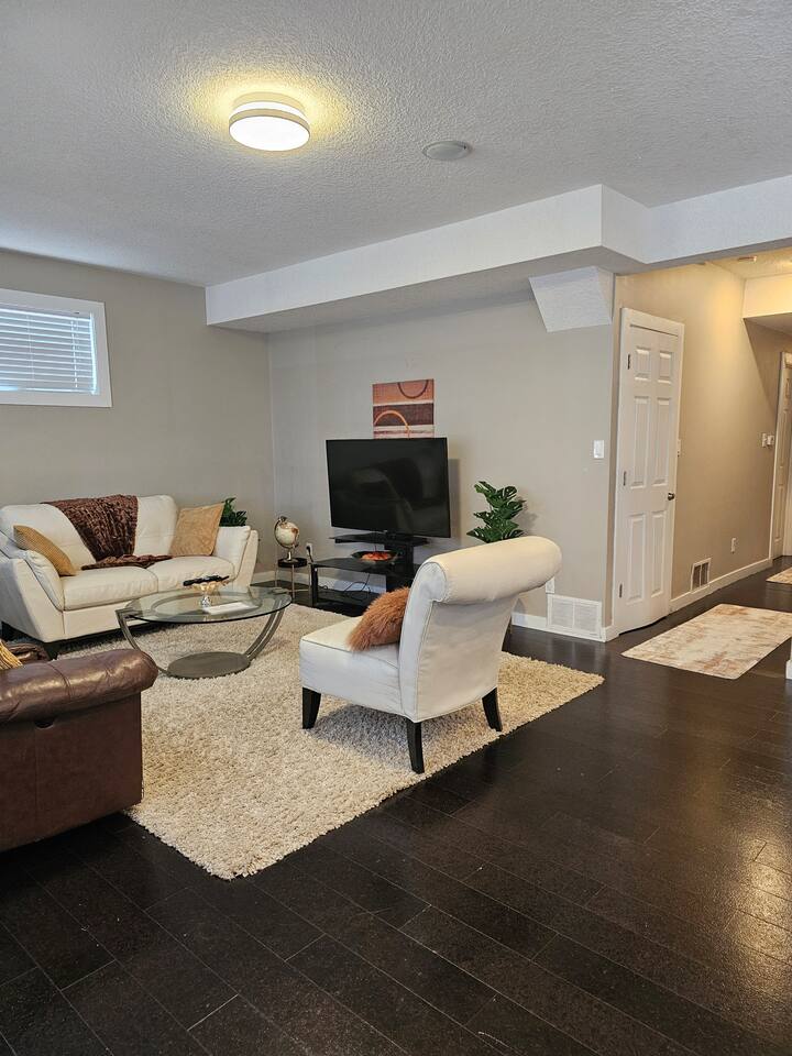 2 Bedroom Seperate Walkout Basement - Fort Saskatchewan