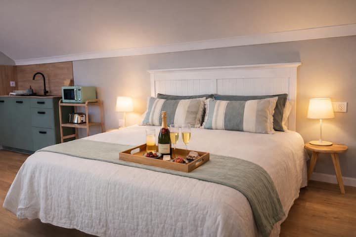 Jacuzzi Privado · Escapada Romántica Y Chimenea - Noia