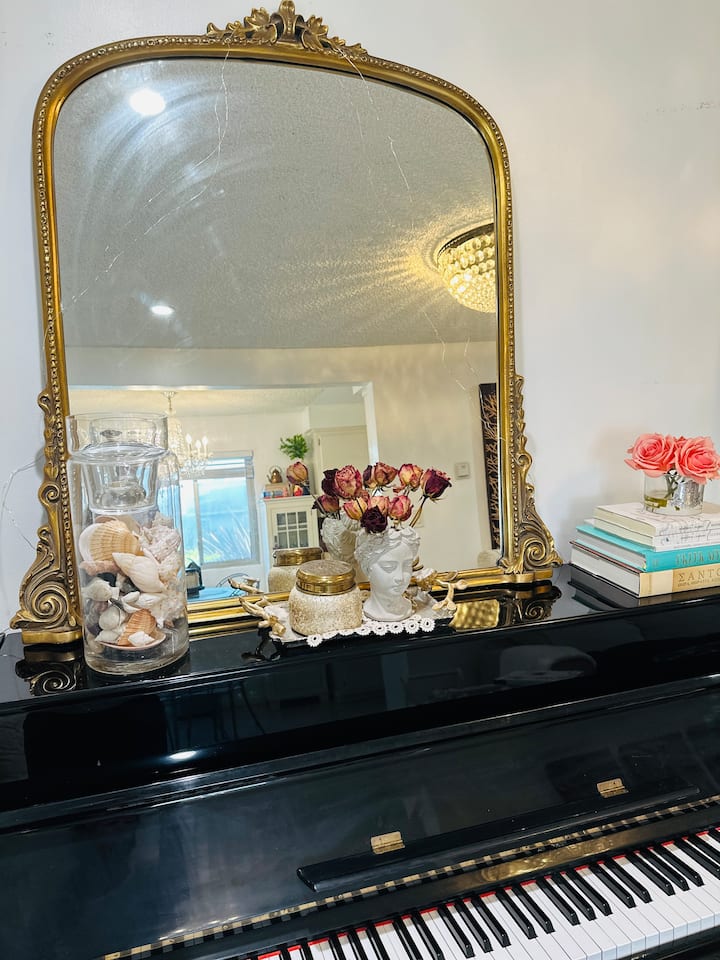Cozy & Charming Full Unit Near Beach With A Piano - Gardena, CA